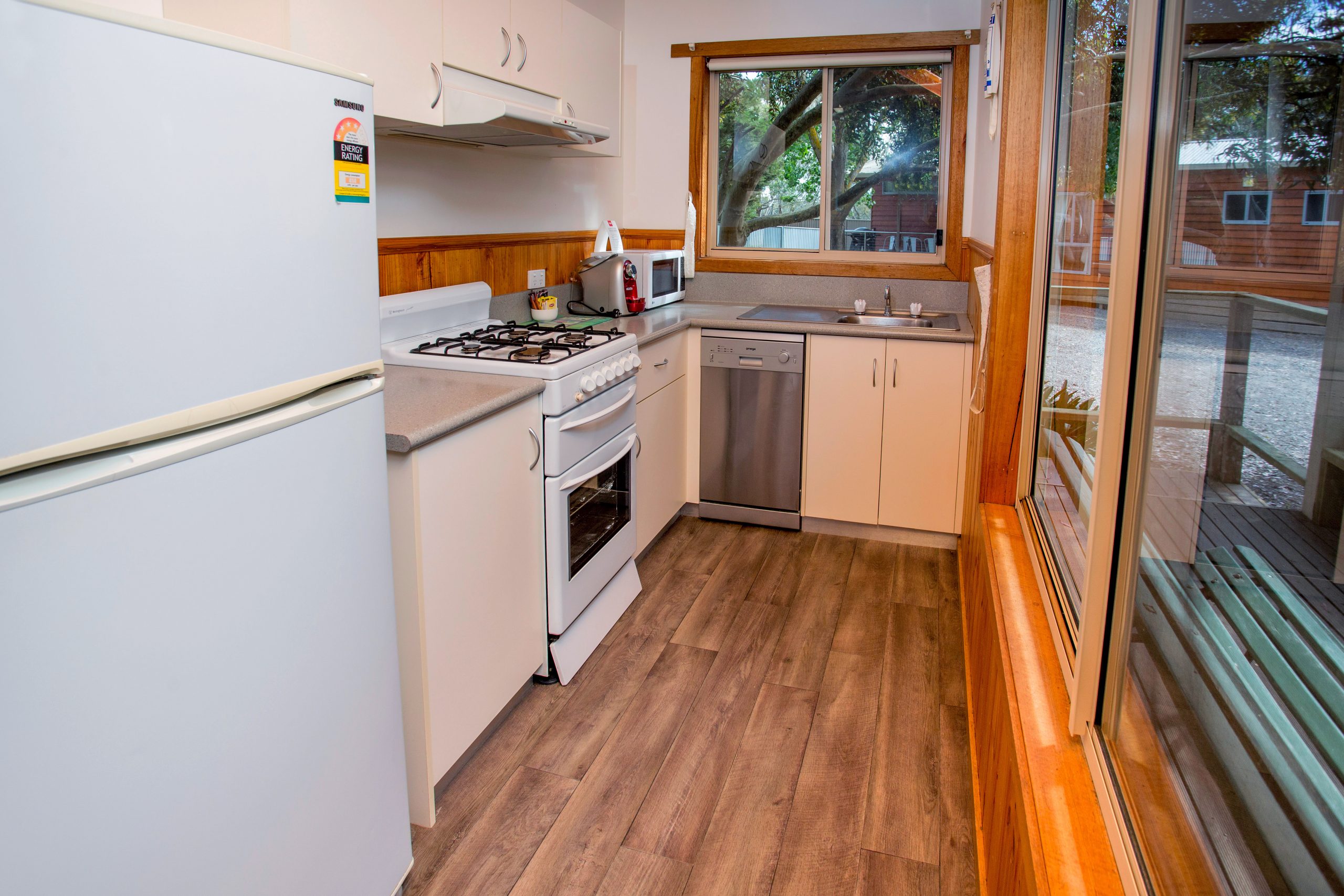 Manna 3 Bedroom Cedar Cottage - BIG4 Ballarat Windmill Holiday Park